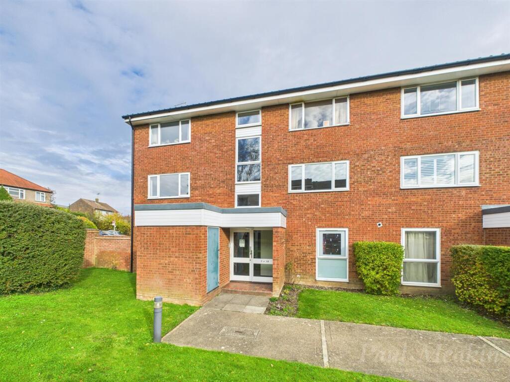 1 bedroom flat for sale in Bellfield, Pixton Way, CR0