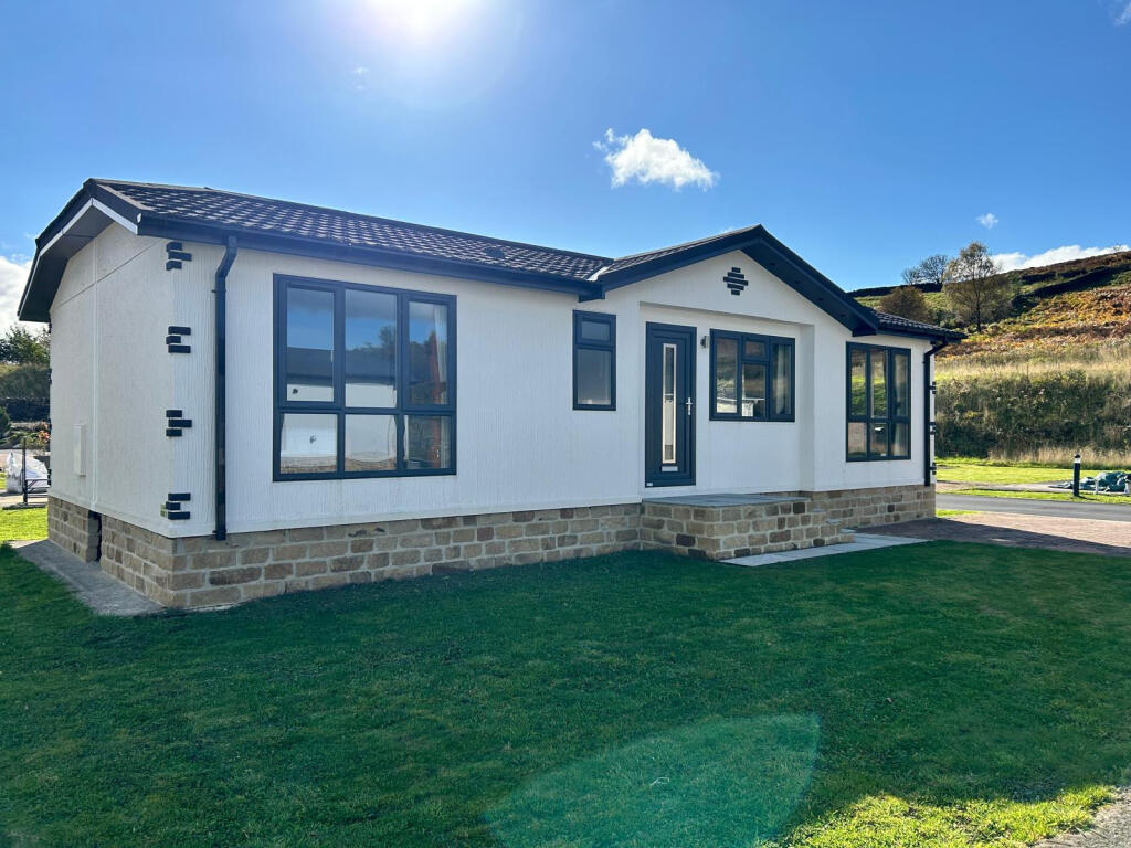 2 bedroom park home for sale in Salterforth, Lancashire, BB18