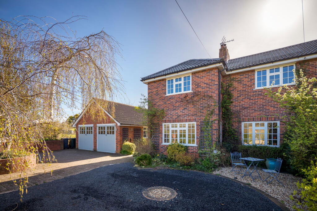 4 bedroom semi-detached house for sale in Alfrick Pound, Worcestershire ...