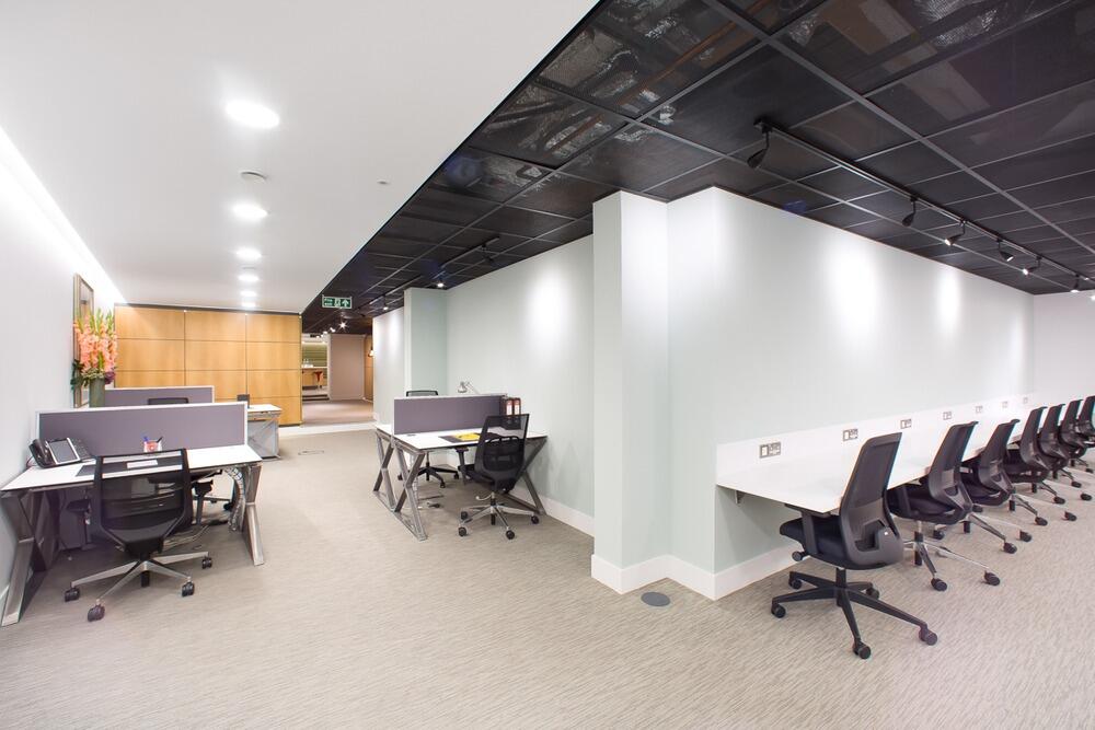 Serviced office to lease in 1 Royal Exchange, London, EC3V