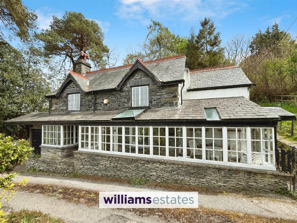 2 bedroom detached house for sale in Cynwyd, Corwen, LL21