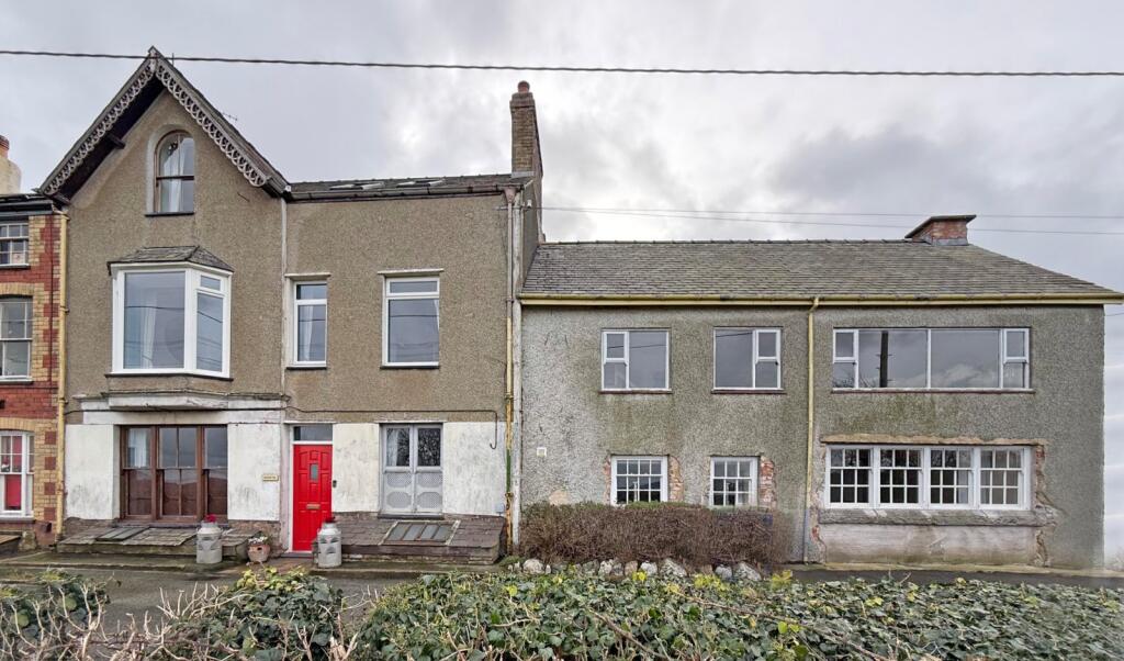 5 bedroom semi-detached house for sale in Talybont, Bangor, Gwynedd, LL57