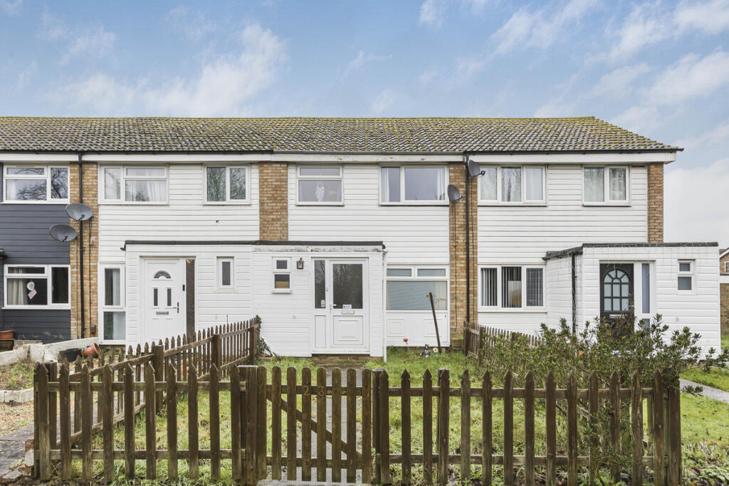3 bedroom terraced house for sale in Albermarle Drive, Wantage, OX12