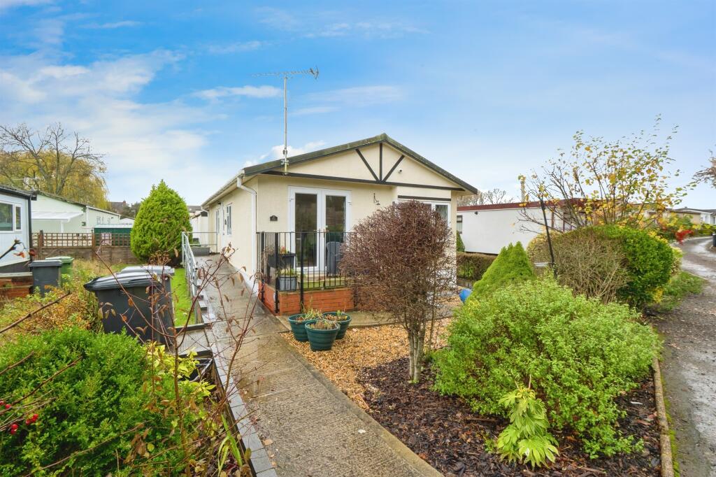 2 bedroom park home for sale in Avondale Park, Colden Common ...