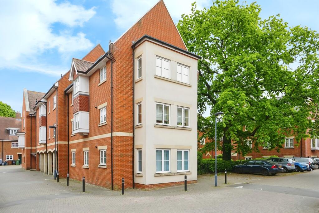 2 bedroom apartment for sale in St. Mary's, Wantage, OX12