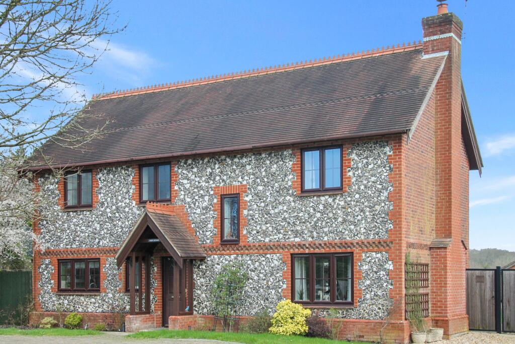 4 bedroom detached house for sale in Bishop's Wood Road, Mislingford, PO17