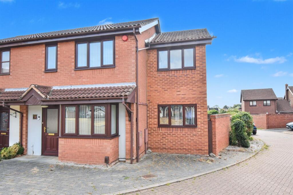 4 bedroom semi-detached house for sale in Charnwood Road, Corby, NN17 ...