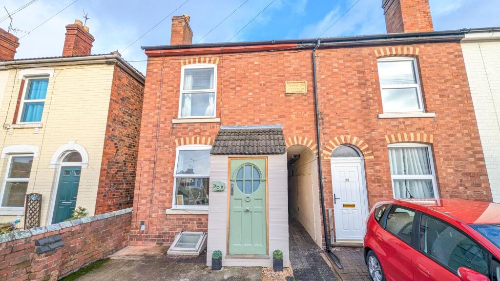 3 bedroom terraced house for sale in Knight Street, Worcester, WR2