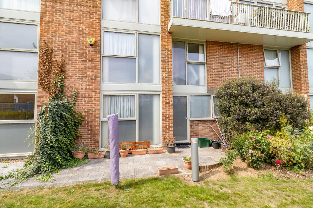 3 bedroom maisonette for sale in Hillington Square, King's Lynn ...