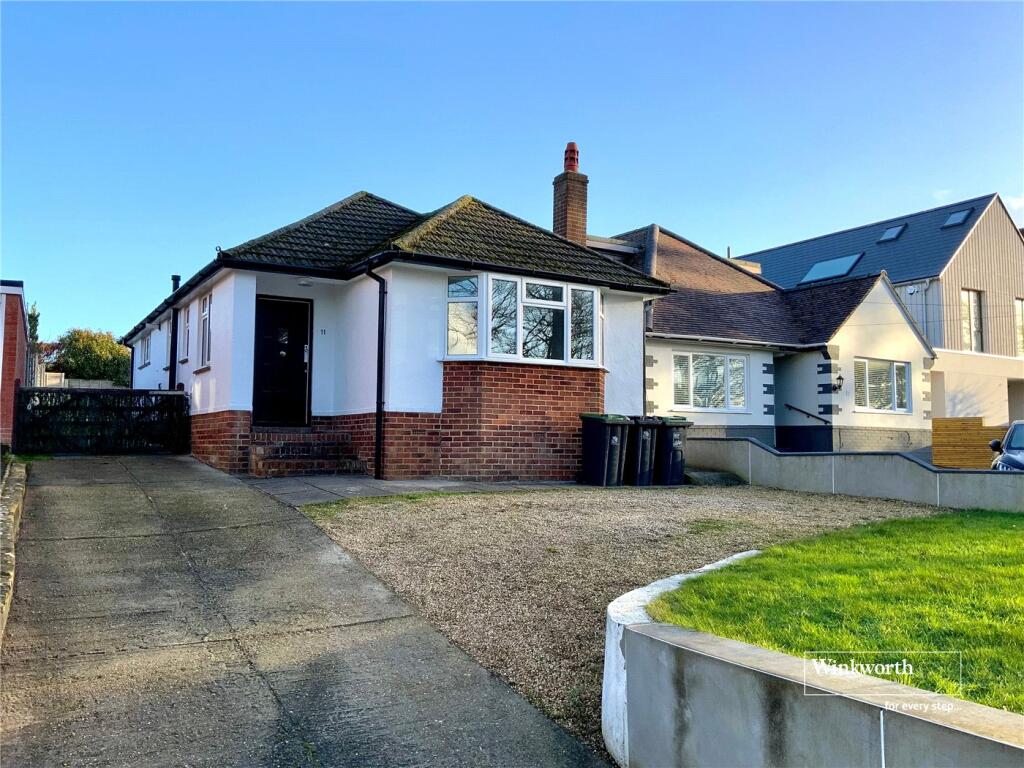 2 bedroom bungalow for rent in Bure Lane, Mudeford, Christchurch ...