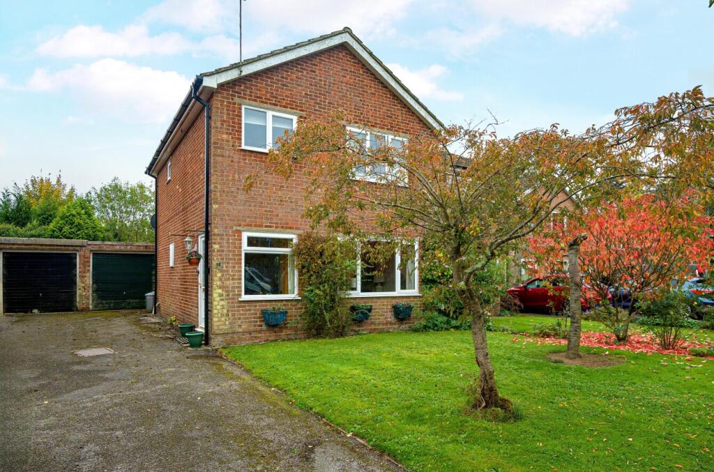 3 bedroom semi-detached house for sale in Meadway, Haslemere, Surrey, GU27
