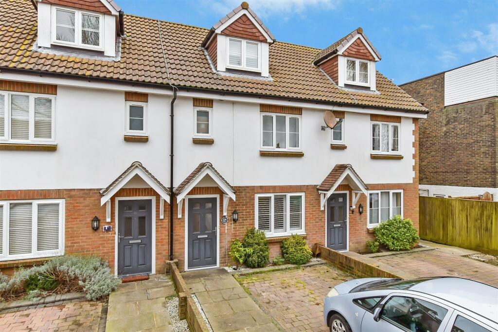 3 bedroom town house for sale in Mulberry Gardens, Goring-By-Sea ...