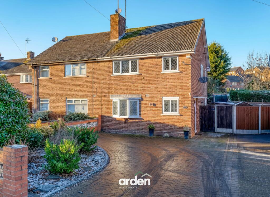 3 bedroom semi-detached house for sale in Throckmorton Road, Redditch, B98