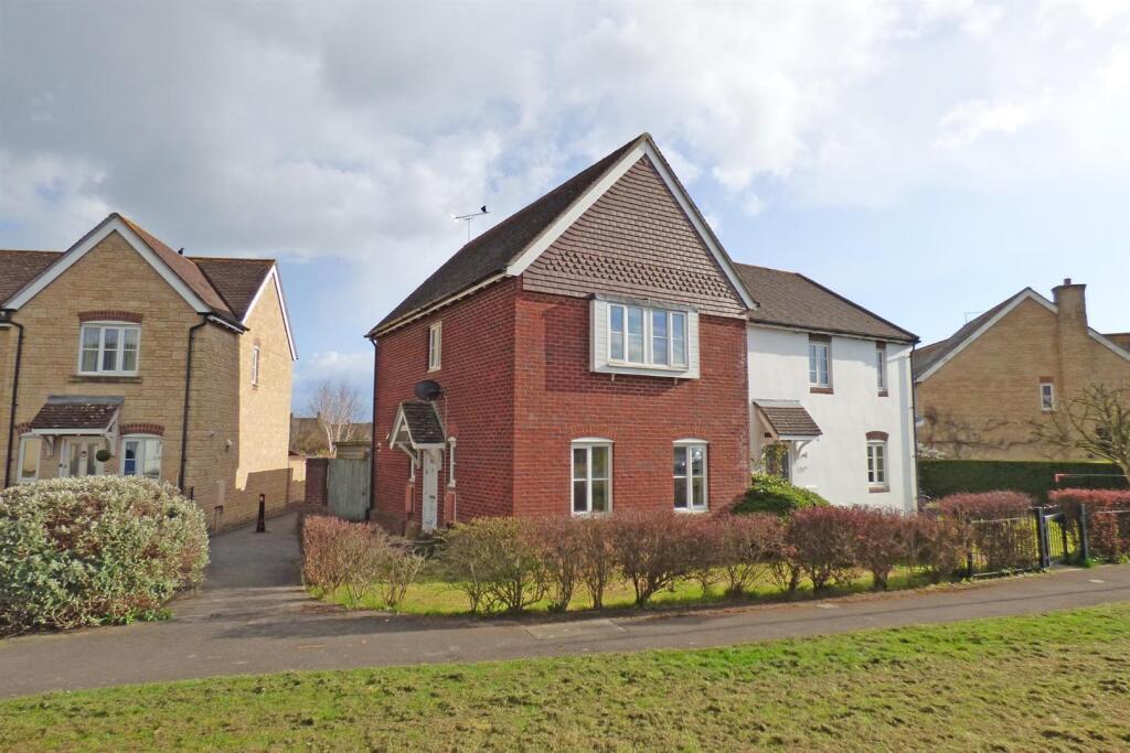 3 bedroom semi-detached house for sale in Marlott Road, Gillingham, SP8