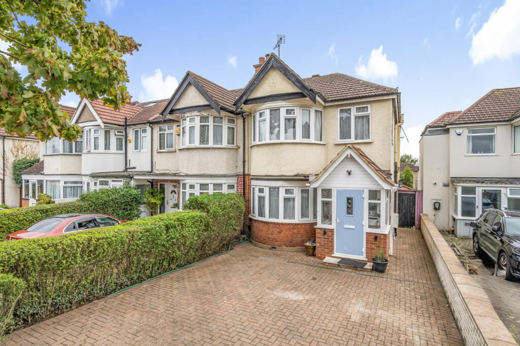 3 bedroom end of terrace house for sale in Drake Road, Harrow ...