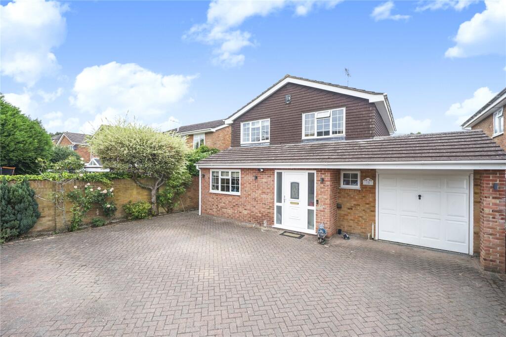4 bedroom detached house for sale in Orchard Close, West End, Woking ...