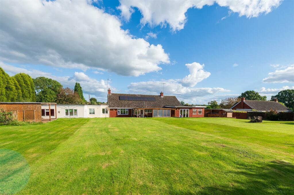 6 bedroom detached house for sale in Pheasant Run, Curslow Lane ...