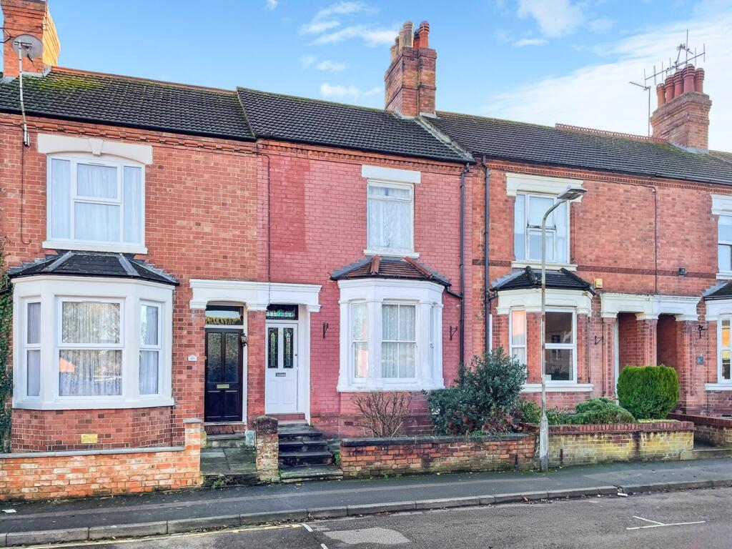 3 bedroom terraced house for sale in Green Lane, Wolverton, Milton ...