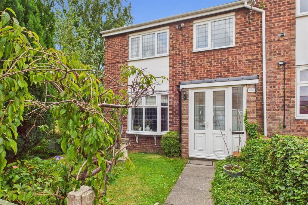 3 bedroom terraced house for sale in Dale Lane, Appleton, WA4