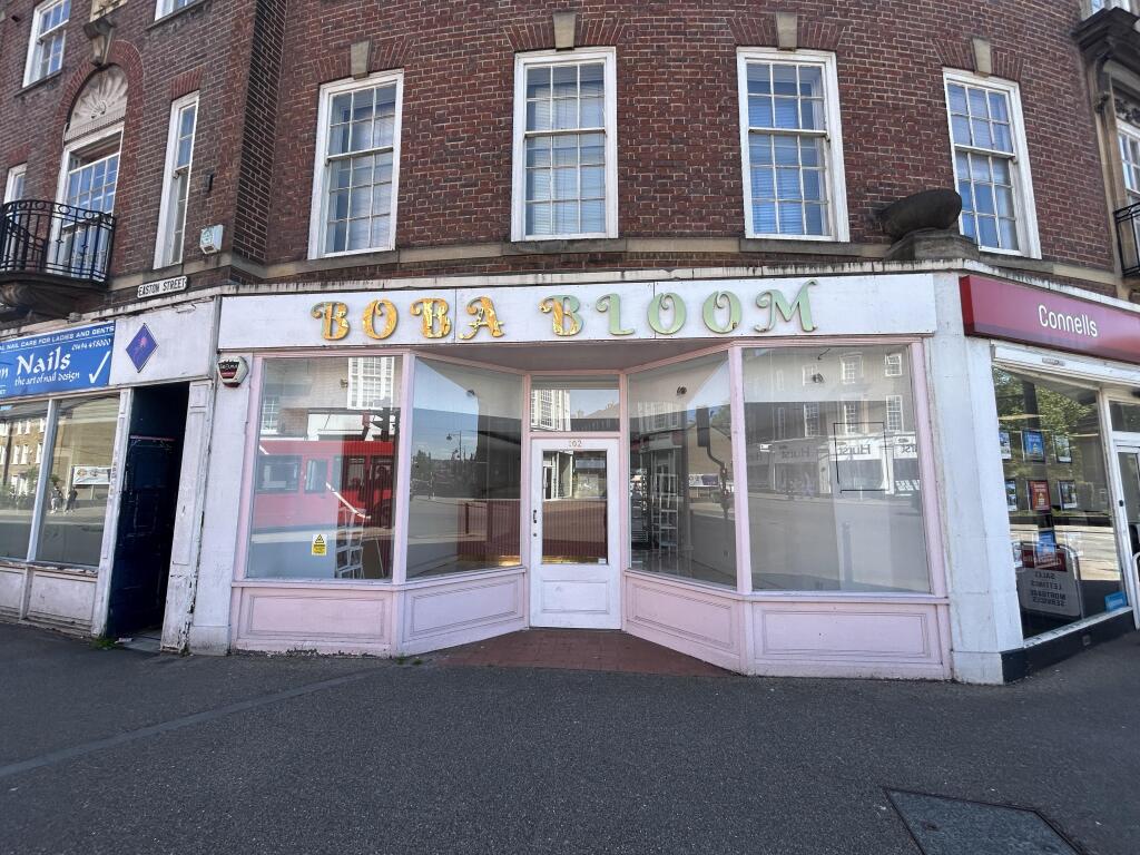 Shop to lease in 102 Easton Street, Queen Victoria Road, High Wycombe, HP11