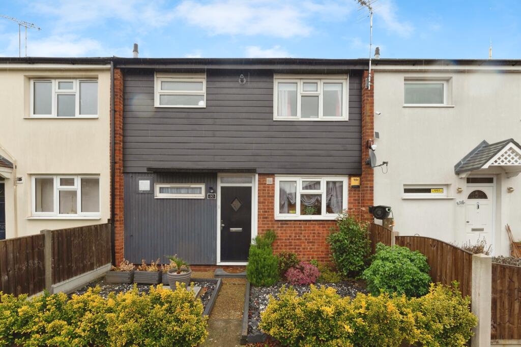 3 bedroom terraced house for sale in Wells Gardens, Basildon, SS14