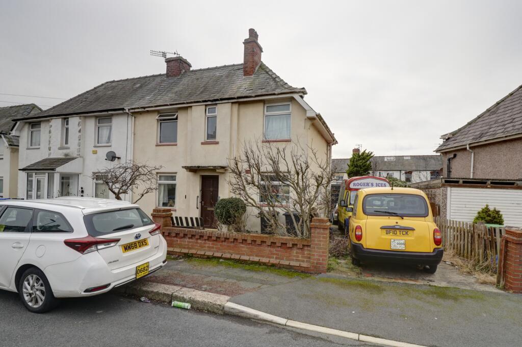 2 bedroom semi-detached house for sale in Leavesley Road, Blackpool, FY1