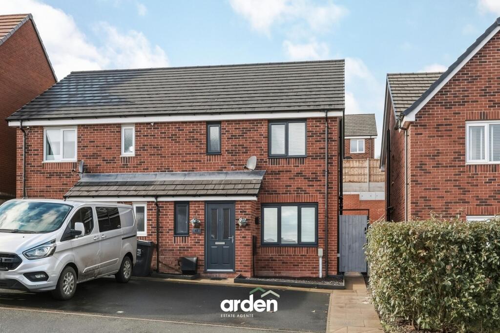 3 bedroom semi-detached house for sale in Nutford Street, Redditch, B97