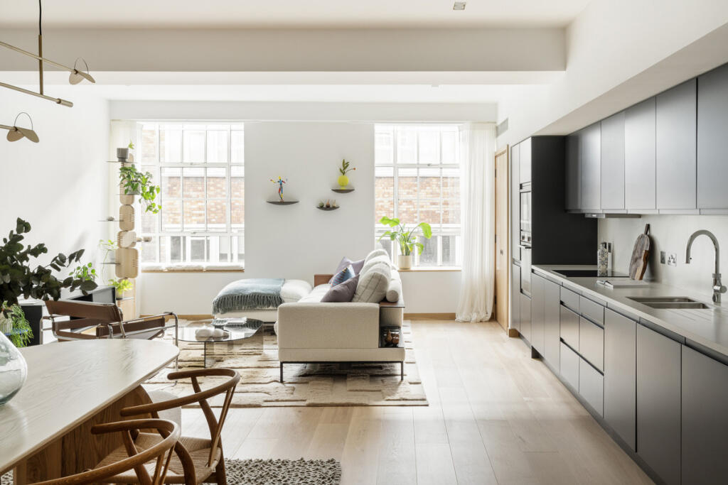 2 bedroom apartment for sale in Betterton Street, London, WC2H
