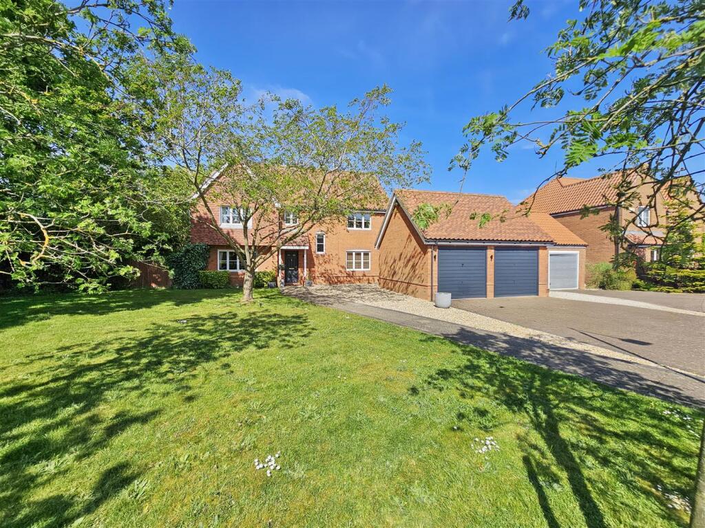 5 bedroom detached house for sale in Hawthorn Close, Bleasby ...