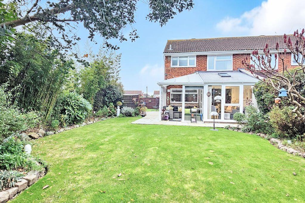 3 bedroom semi-detached house for sale in Kingsmead Avenue, Stubbington ...