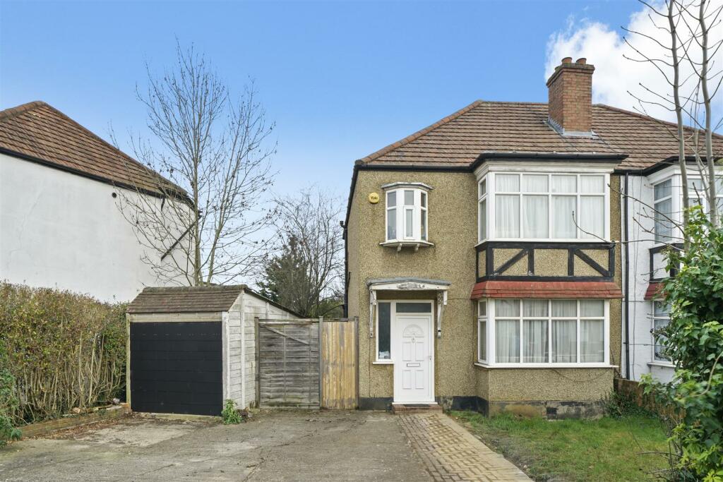 3 bedroom semi-detached house for sale in Oldborough Road, Wembley, HA0