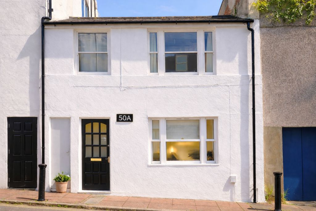 2 bedroom end of terrace house for sale in Regency Square, Brighton ...