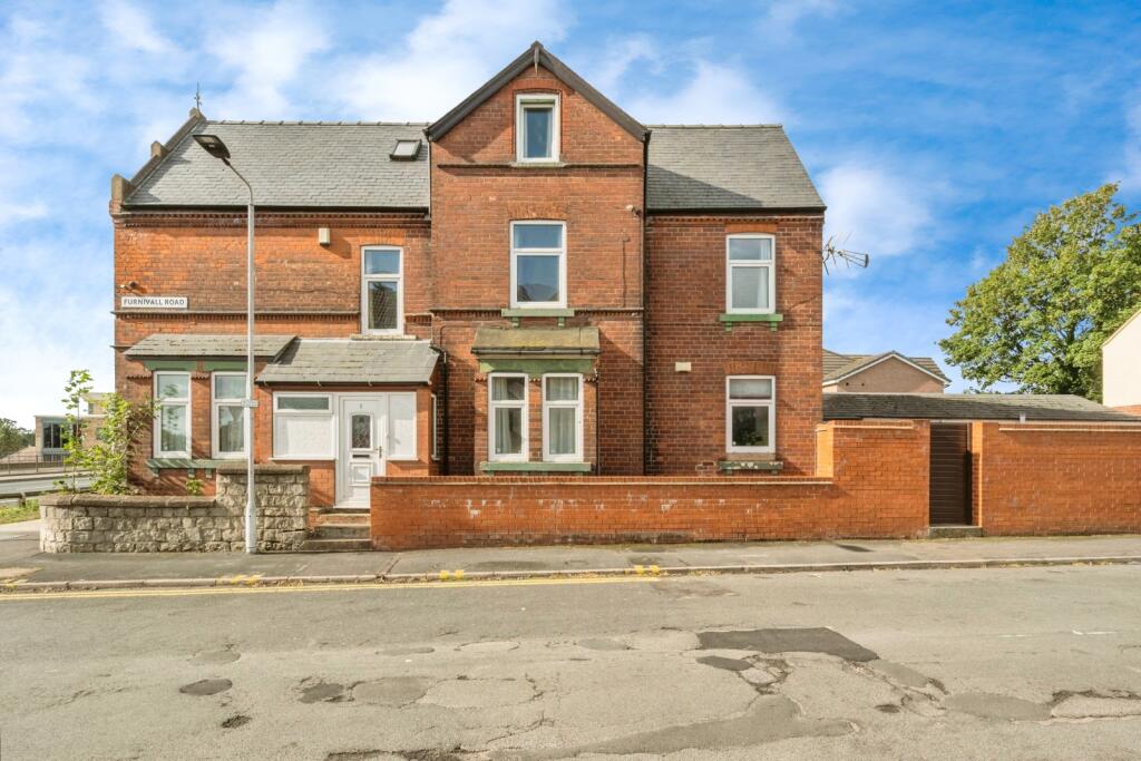 5 bedroom end of terrace house for sale in Furnival Road, Doncaster ...