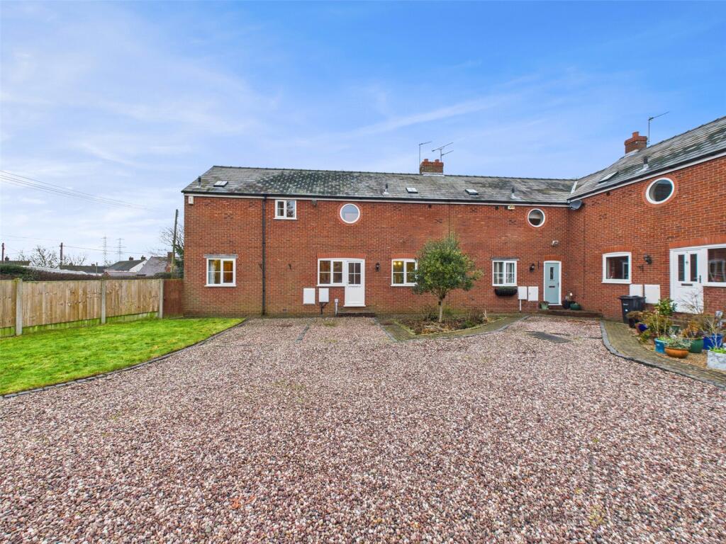 3 bedroom house for sale in Poole Lane, Thornton-le-Moors, Chester ...