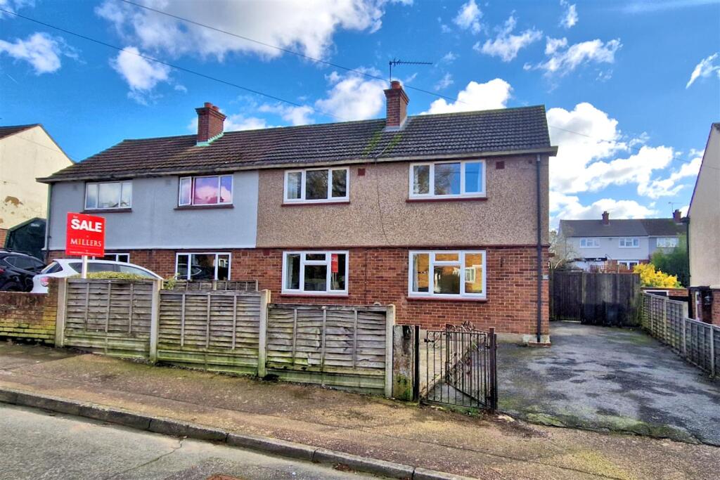 3 bedroom semi-detached house for sale in Beaconfield Avenue, Epping, CM16