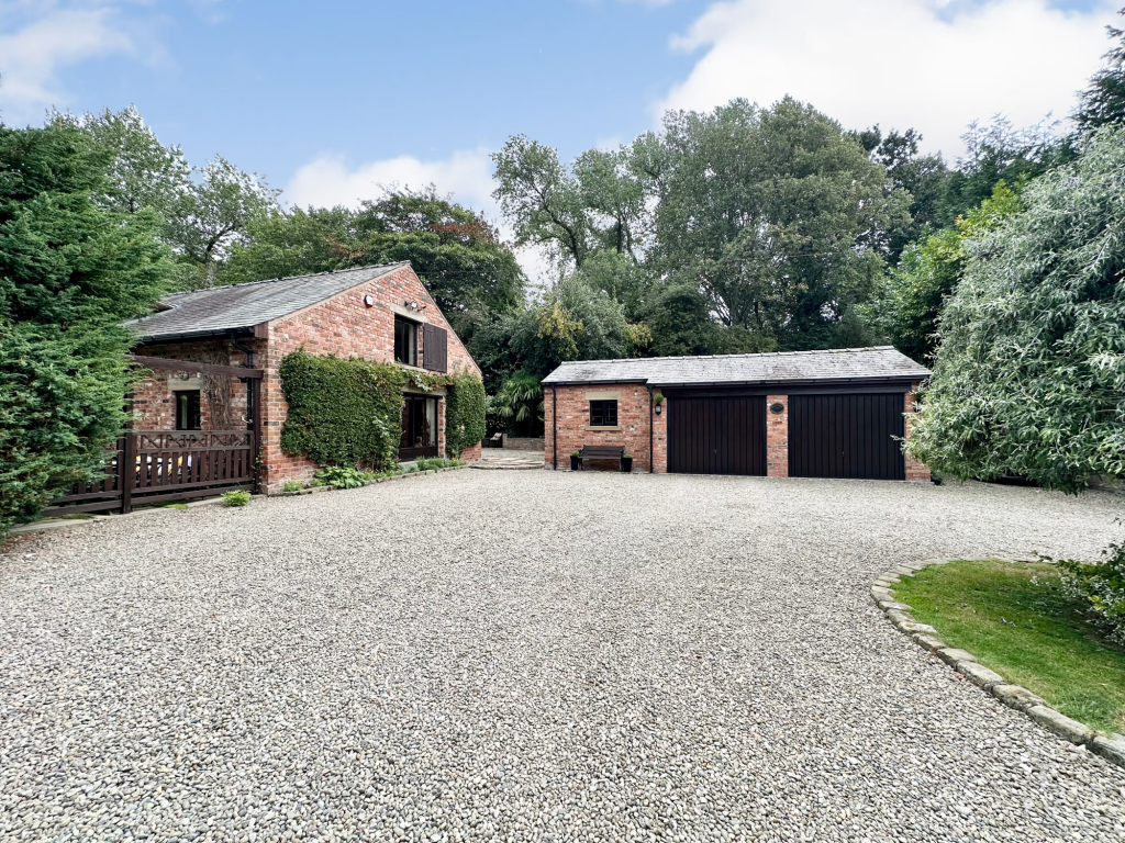 4 bedroom detached house for sale in Cottam Lane, Ashton-On-Ribble ...