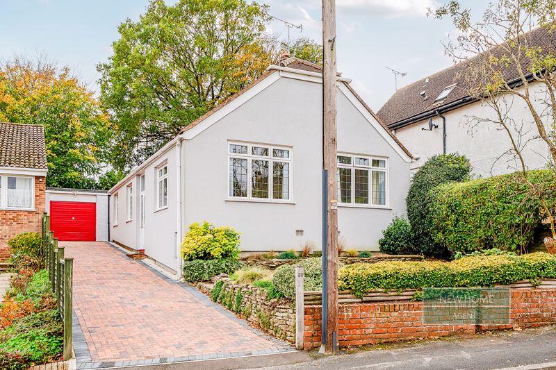 4 bedroom bungalow for sale in Waverley Road, Farnborough, GU14 7EY, GU14