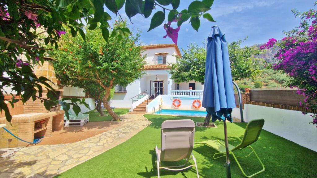 2 bedroom house for sale in Andalucia, Malaga, Periana, Spain