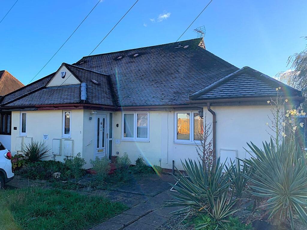 2 bedroom bungalow for sale in Daisy Court, Common View, Letchworth, SG6