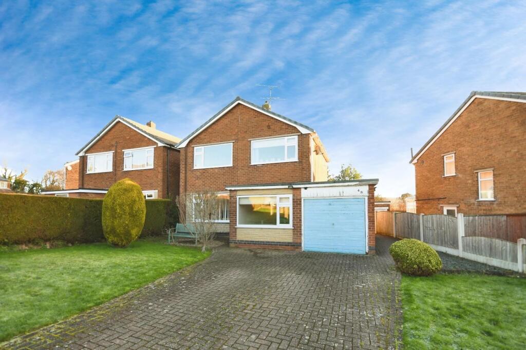 3 bedroom detached house for sale in Norwood Avenue, Hasland ...