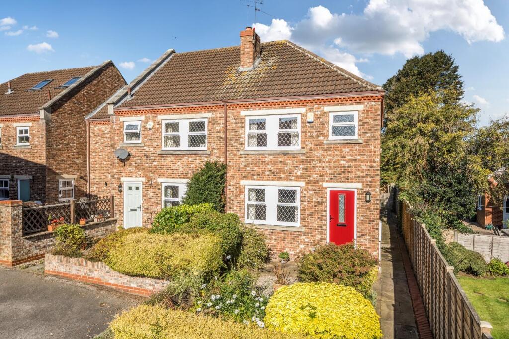 3 bedroom end of terrace house for sale in Burns Way, Clifford ...