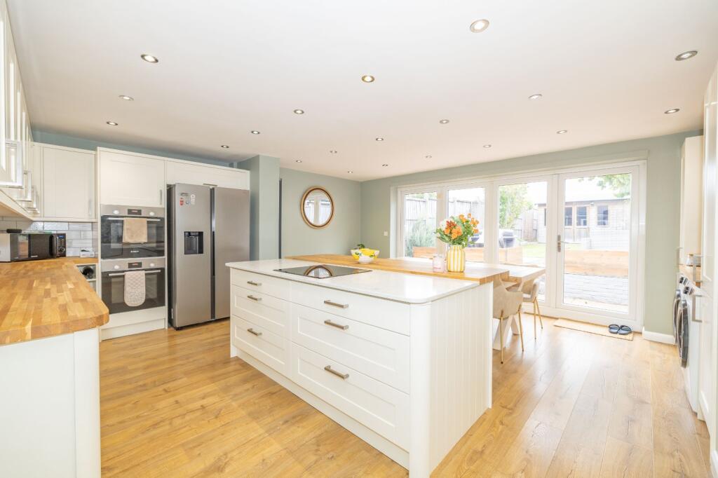 3 bedroom semi-detached house for sale in Orion Way, Willesborough, TN24