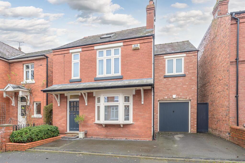 5 bedroom detached house for sale in South Avenue, Old Quarter, Norton ...