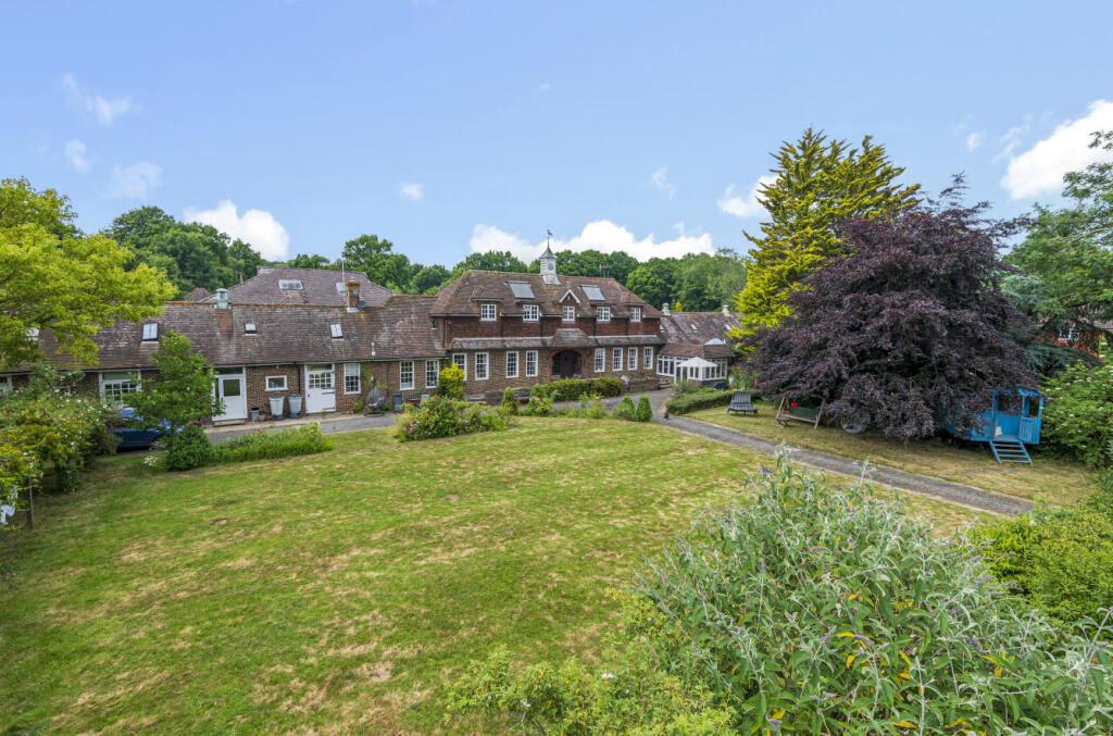 5 bedroom house for sale in Homestall Lane, Ashurst Wood, East ...