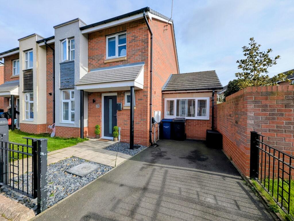 4 bedroom semi-detached house for sale in Lynwood Way, South Shields, NE34