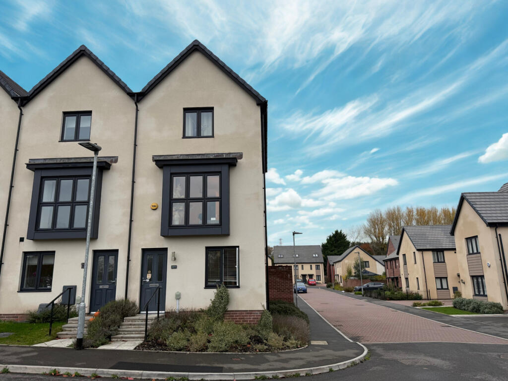 3 bedroom semi-detached house for sale in Stryd Boyd, Cardiff, CF3