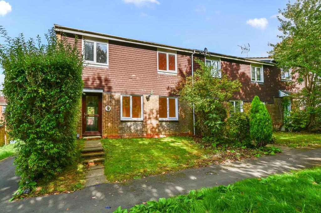 4 bedroom end of terrace house for sale in Rubens Close, Basingstoke, RG21