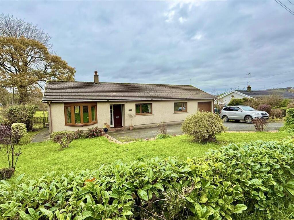 3 bedroom detached bungalow for sale in Cwmann, Lampeter, SA48