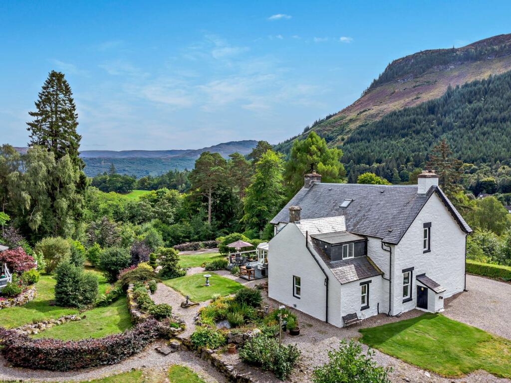 4 bedroom detached house for sale in Invermoriston, Inverness-Shire, IV63