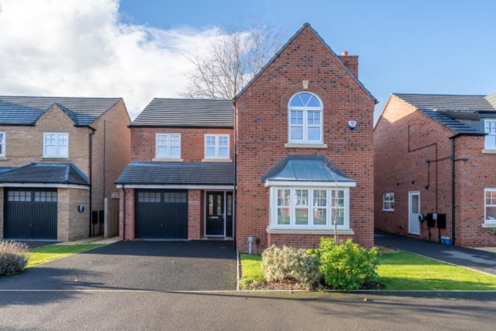 4 bedroom detached house for sale in Tellets Hey, CH62